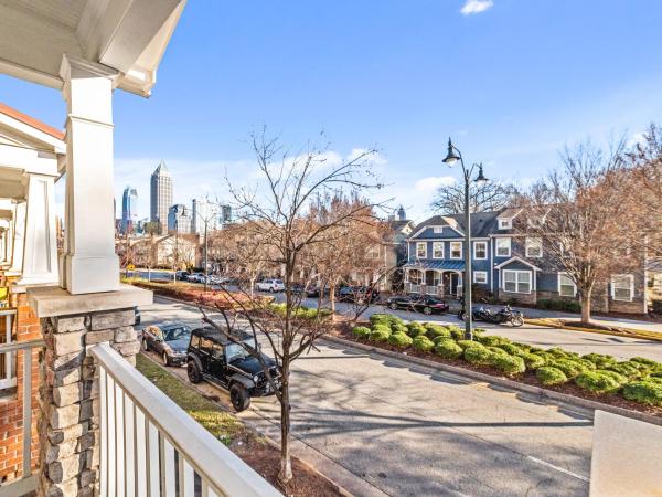 Midtown Luxurious Chic Free Parking 6 - Atlanta, GA