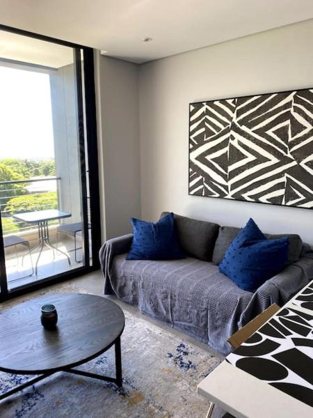 Upmarket Modern 1 Bedroom Apartment - Durban