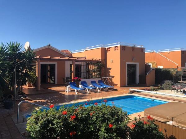 Casa Piedra, Luxury Family Front Line Golf, Hot Tub,pool Table, 8 Pers, Caleta De Fuste - Fuerteventura