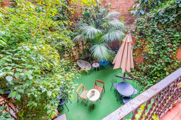 Casa Barcelo Hostel Barcelona - La Floresta