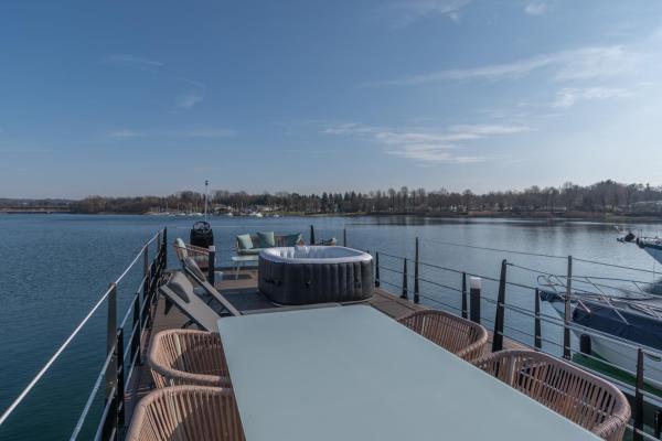 La Dolce Vita House Boat - Italy