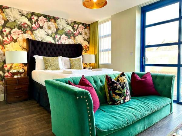 Chic Modern Apartment Suite - Free Parking & Wifi! - 1 Minute Walk To Poole Quay - Great Location - Free Parking - Fast Wifi - Smart Tv - Newly Decorated - Sleeps Up To 2! Close To Poole & Bournemouth & Sandbanks - Corfe Castle