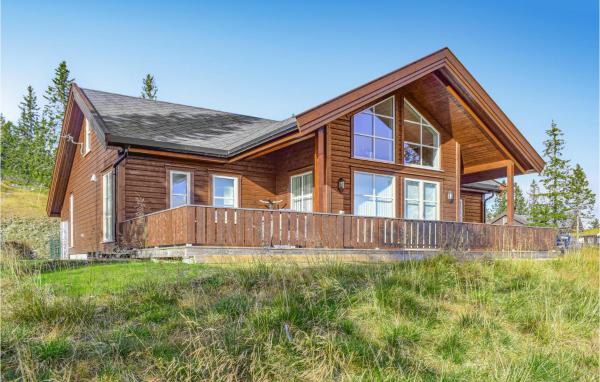 4 Bedroom Cozy Home In Sjusjøen - Norvège