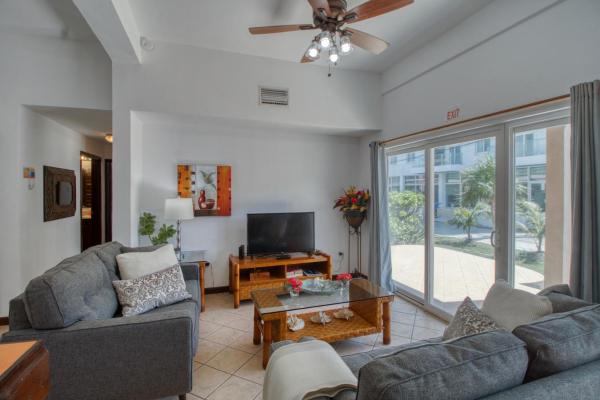 Apartment With Wifi, Ac & Shared Outdoor Pool - Walk To The Beach - Belize