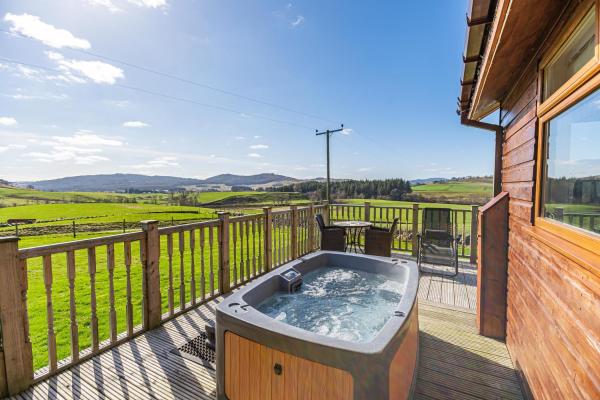Pine Marten Lodge With Hot Tub - Écosse