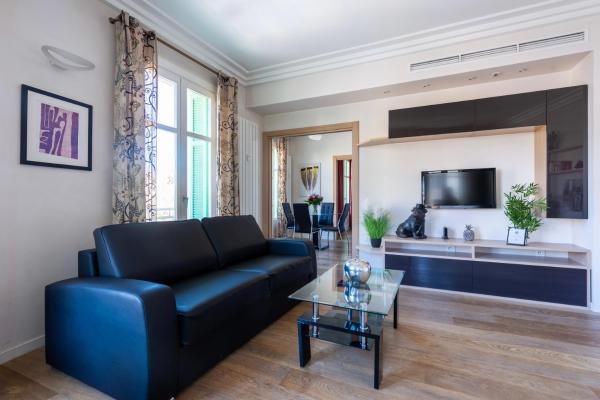 Victor Hugo - Modern And Sunny, Terrace, 2 Baths - ibis budget Nice Californie Lenval