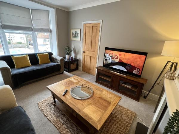 Luxurious Victorian Villa With Parking Sleeps Six - Suffolk