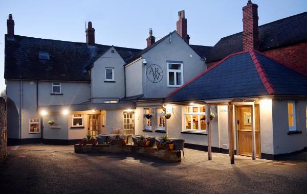Alfred Russel Wallace Restaurant With Rooms - Usk