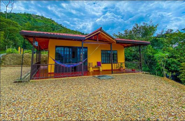 Casas De Campo - El Paraíso - La Vega