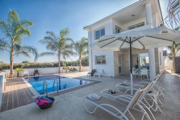 Flouressia Gardens Villas - Cyprus