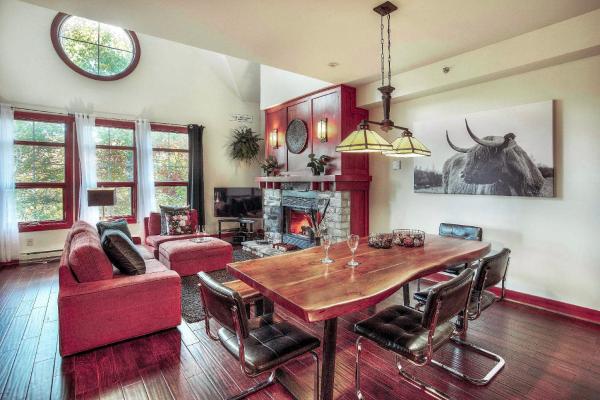 Les Eaux - 2bdrs W Pool & Hot Tub Near Village 5 - Mont-Tremblant