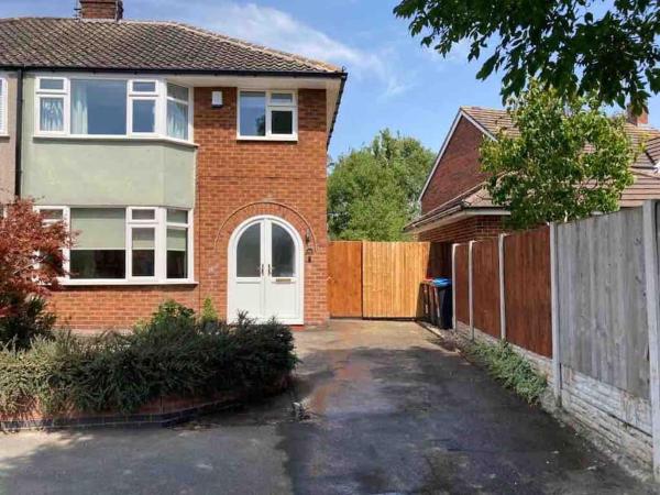 Renovated Home, Fab Location, Garden, Pet Friendly And Parking - Chester, UK