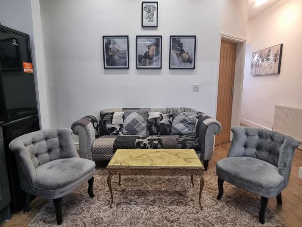 Cheerful 4 Bedroom Close To Uclan, Preston City Center - Preston