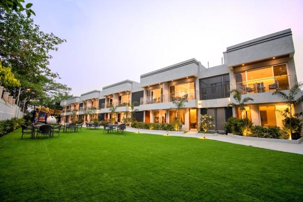 Meritas Aura Resort - Lonavla