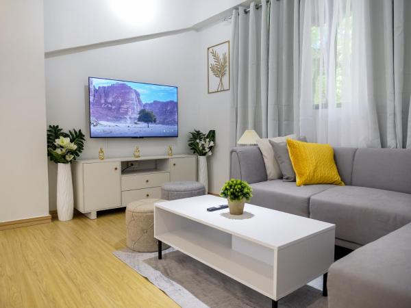 Fully Furnished 2br Newly Renovated Apartment By The White Beach - 1min Walk From Door Step - Malay