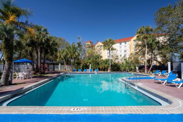 Travelodge By Wyndham Lakeland - Lakeland, FL