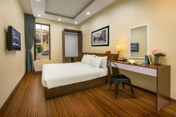 Queen Cafe Hotel & Pub - Hanoi