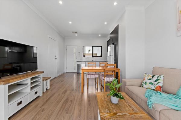 Swainson On Bernards - Adelaide
