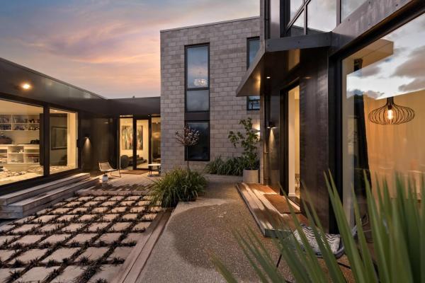 Ivy Box Art Gallery Apartment - Queenstown, New Zealand