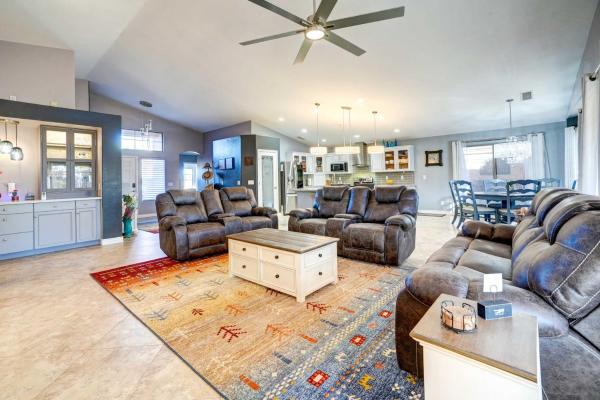 Pets Welcome! Group Retreat With Pool In Surprise! - Surprise, AZ