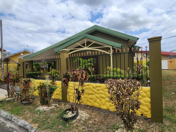 Vista Stays ...Alluring Ambrosia Near To Airport - Trinidad and Tobago