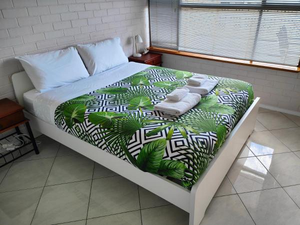 Tuggeranong Short Stay #08 - Sleeps 6 - Canberra