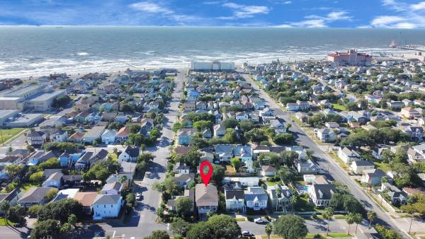 Historical Galveston House - 2 Min Drive To Sand!! - Galveston Island, TX