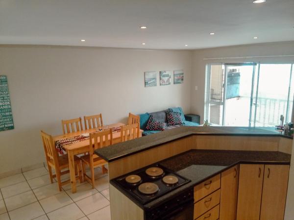 Quaint 2 Bedroom Apartment In Marina Martinique - Jeffreys Bay