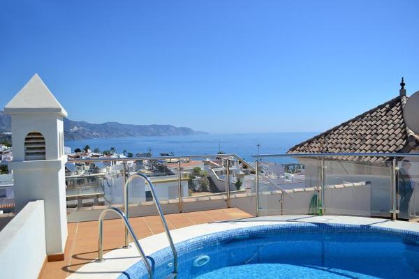 Nerja Paradise Rentals - City Center Apt Plaza España - Nerja