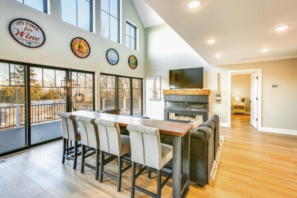 Hot Tub And Fire Pit Suttons Bay Home Near Wineries - Suttons Bay, MI