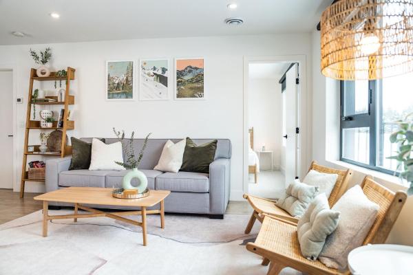 Adanac By Revelstoke Vacations - Revelstoke