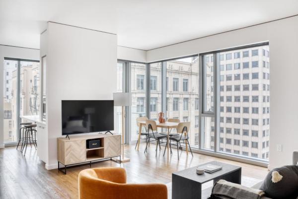 Downtown 2br W Gym Wd Bbq Nr Dining Shops Sea-406 - Seattle, WA