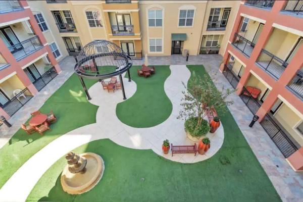 Modern Condo Near Texas Medical Center W Free Parking - Bellaire, TX