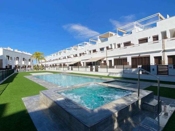 Magnifica Casa Adosada 3 Dormitorios En Torrevieja - Torrevieja