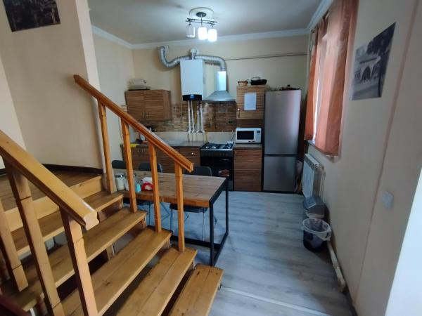 Wooden_room_hostel - Erevan