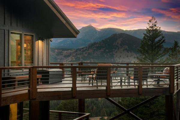 Moose Den Luxury Vacation Home At Windcliff Home - Estes Park, CO