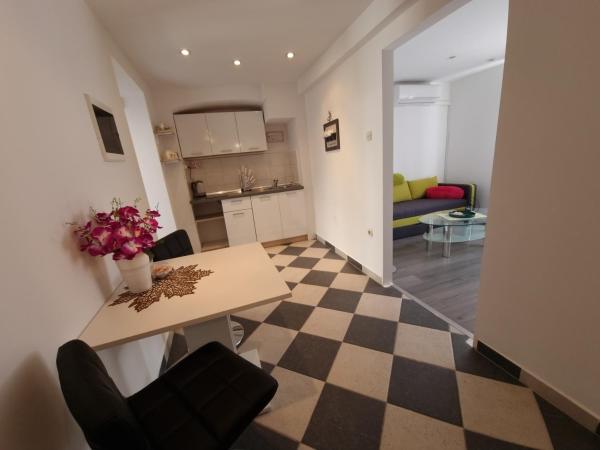 Apartments Lilly - Bakar