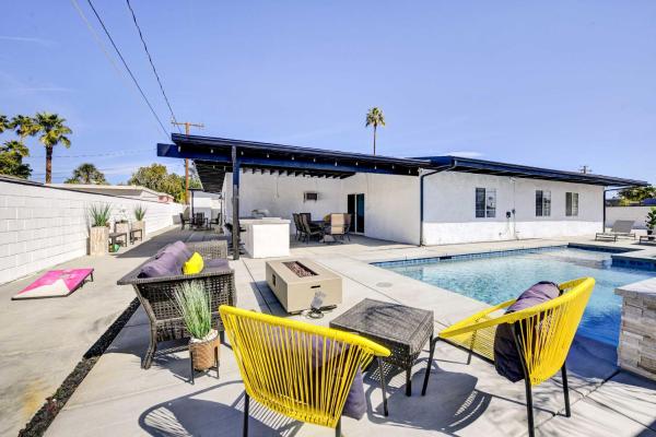 Private Pool And Spa Stylish Palm Springs Home! - Palm Springs, CA