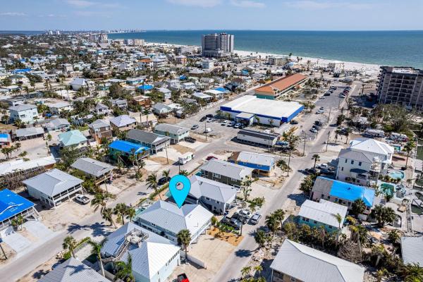 Welcome To Ostego Beach Vacation Rental - 253 Ostego Home - Fort Myers Beach, FL