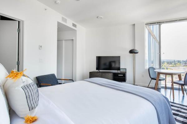 Downtown Bellevue Studio W Gym Wd Nr Shops Sea-117 - Seattle, WA