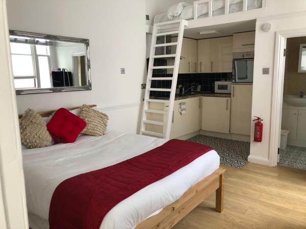 Westbourne Terrace - Brentford