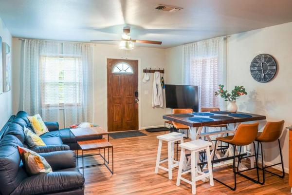 Vacation House, 2 Miles To Beach, Smart Tvs, Grill - Navarre