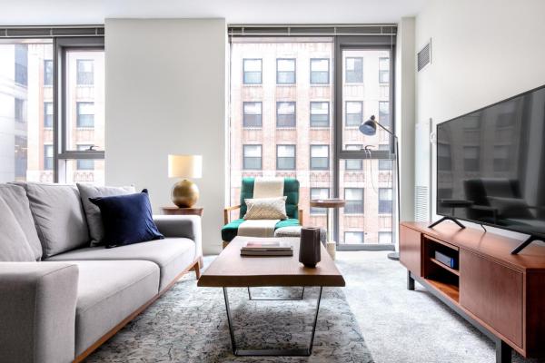 Loop 1br W Pool Gym Nr Financial District Chi-282 - Chicago, IL