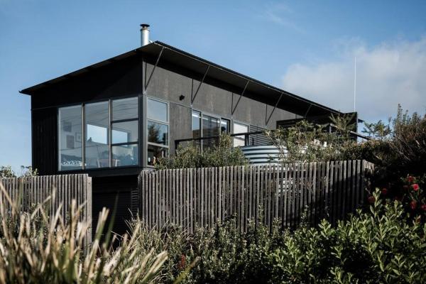 Moonbird Beach Shack ~ Ocean Escape - St Helens