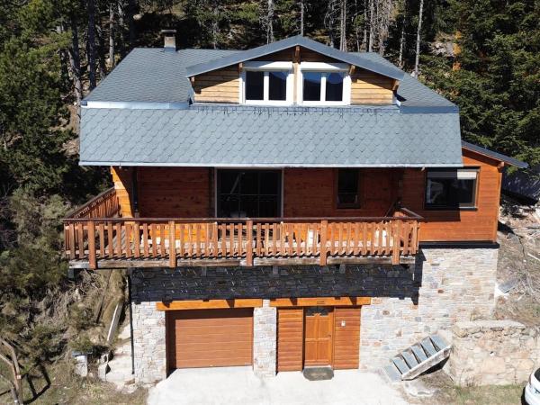 Joli Chalet Au Calme Avec Poêle à Bois, 4 Chambres Et Cuisine éQuipée - Fr-1-593-84 - Les Angles