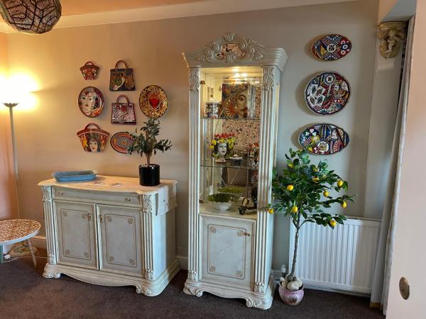 "The Italian" Seafront Apartment - Eastbourne