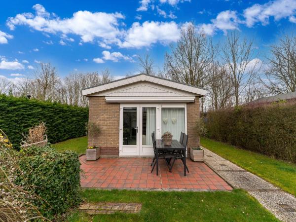Holiday Home In Zeeland Near Lake - Zélande