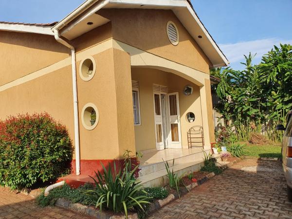 Dees Shared Home Away From Home - Ouganda