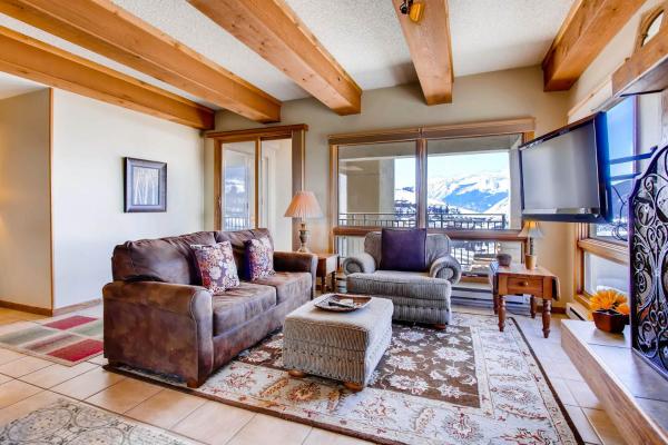 2 Br With Open Floor Plan & Updated Kitchen Condo - Emerald Lake, Crested Butte