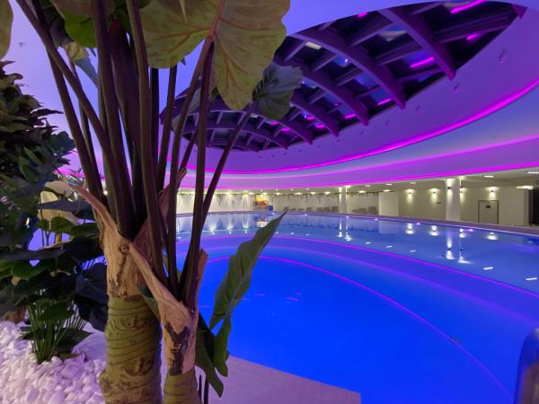 Hanza Tower High Floor Swimming Pool & Spa - Stettin